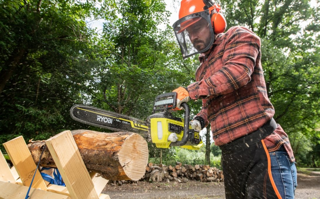 Eier du en motorsag?