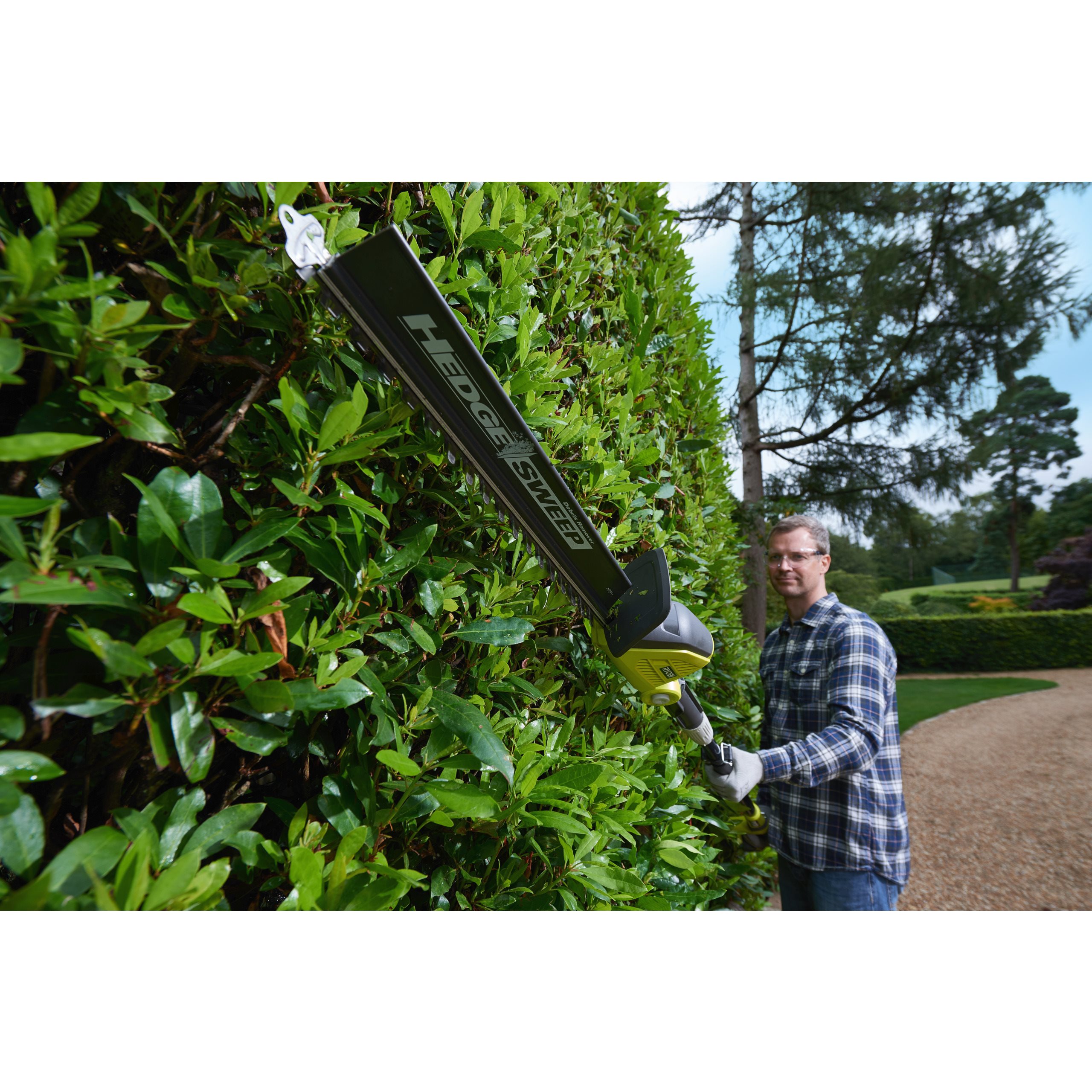 Cordless Hedge Trimmer Kit | Extended Pole Hedge Trimmer 45cm | RYOBI ...