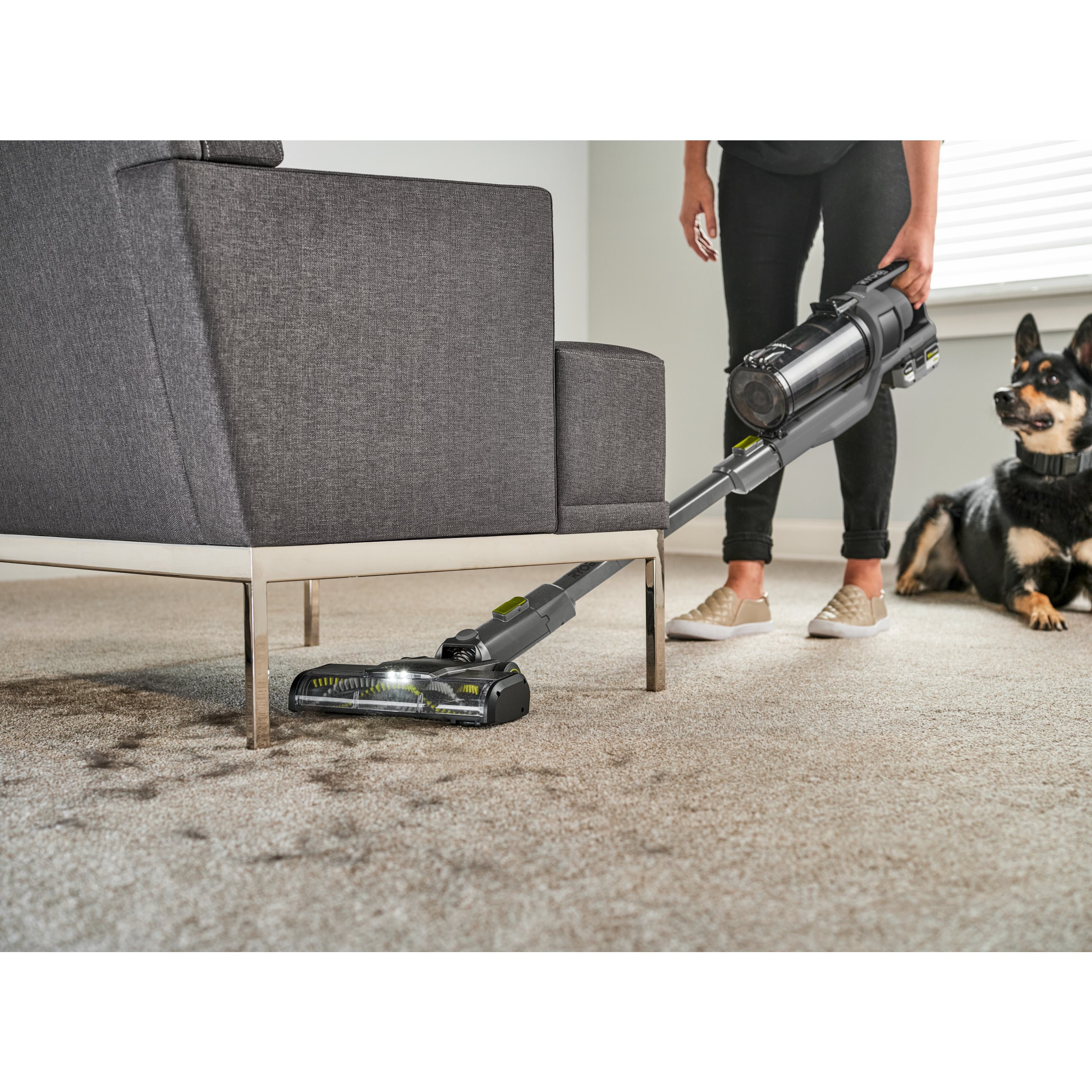 Ryobi vacuums store
